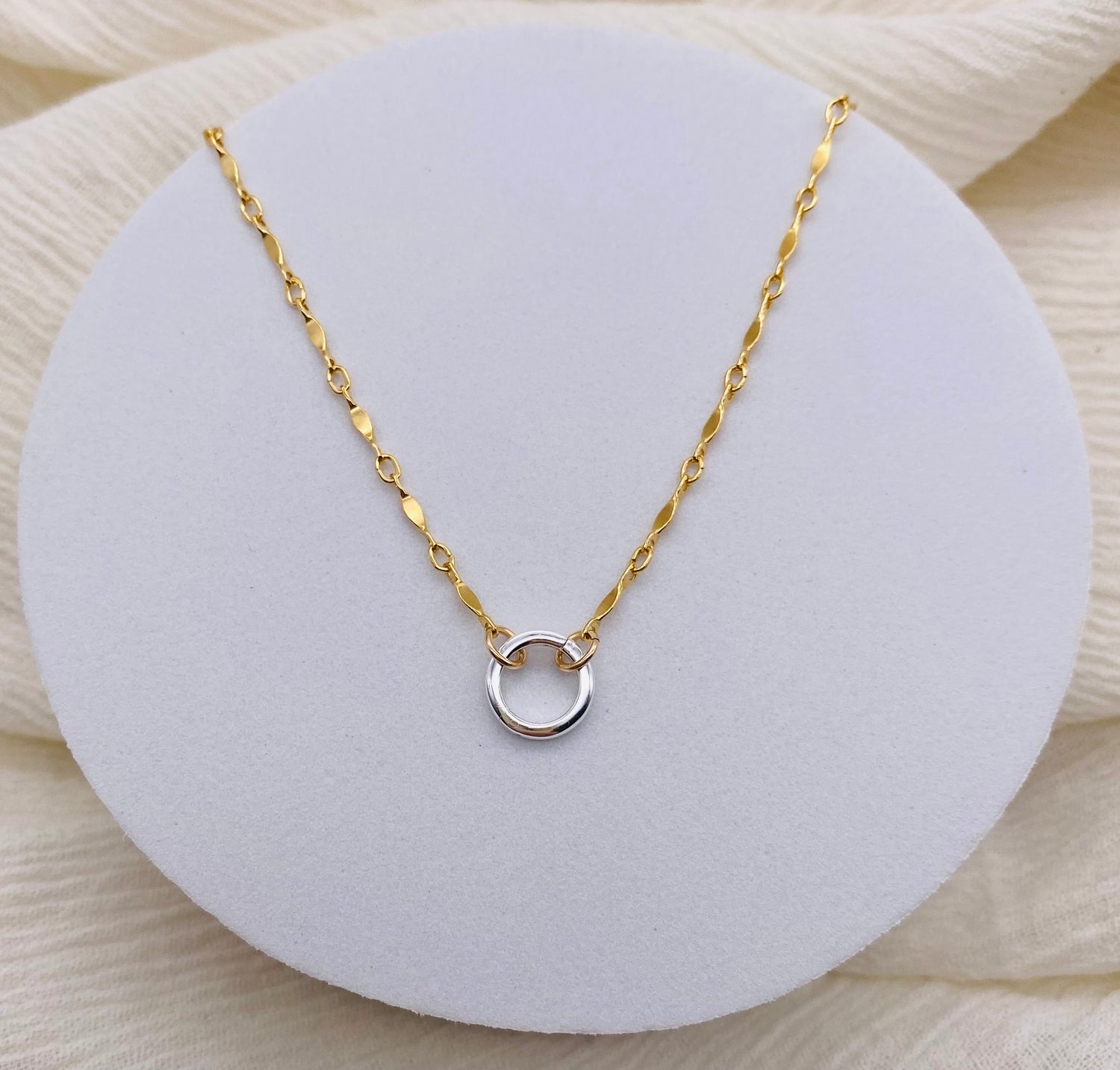 Plain Circle Charm Holder Necklace – Kono & Co.